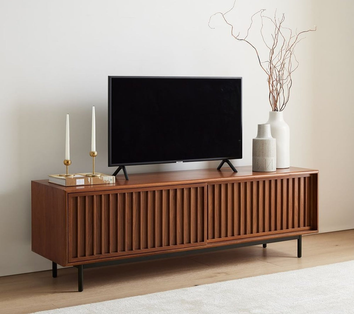 Louver’s TV cabinet – The Crafture